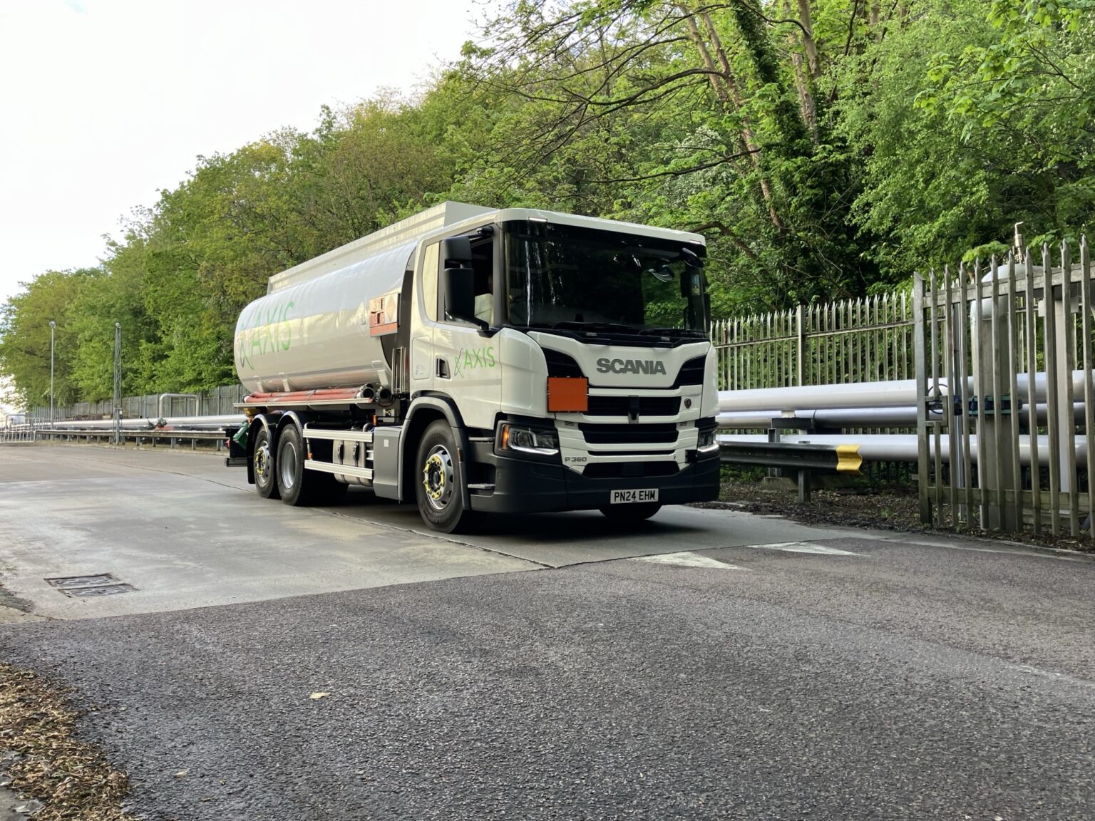 Axis Logistics Unveils New Aviation Trailers And Rigid Trucks - AXIS